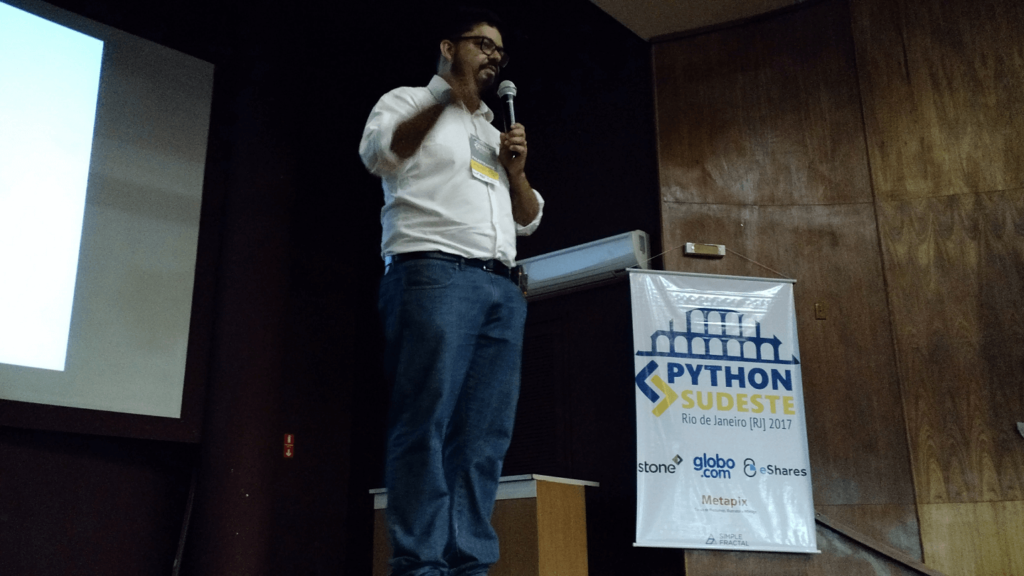 Fukuda co-realizou o "Python Sudeste 2017" na UVA