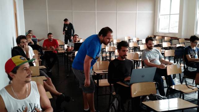 Fukuda co-realizou o "Python Sudeste 2017" na UVA